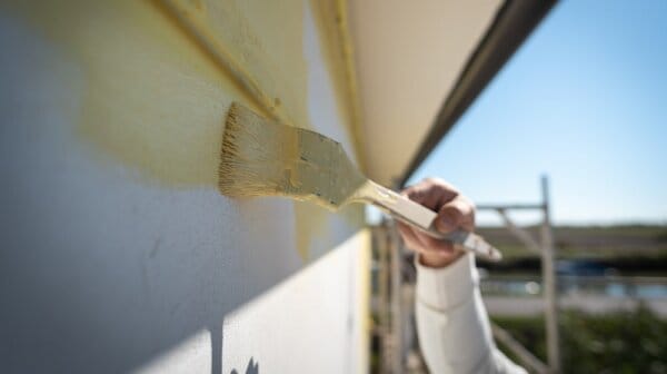 O que é tinta emborrachada e onde aplicar | Blog da Obramax